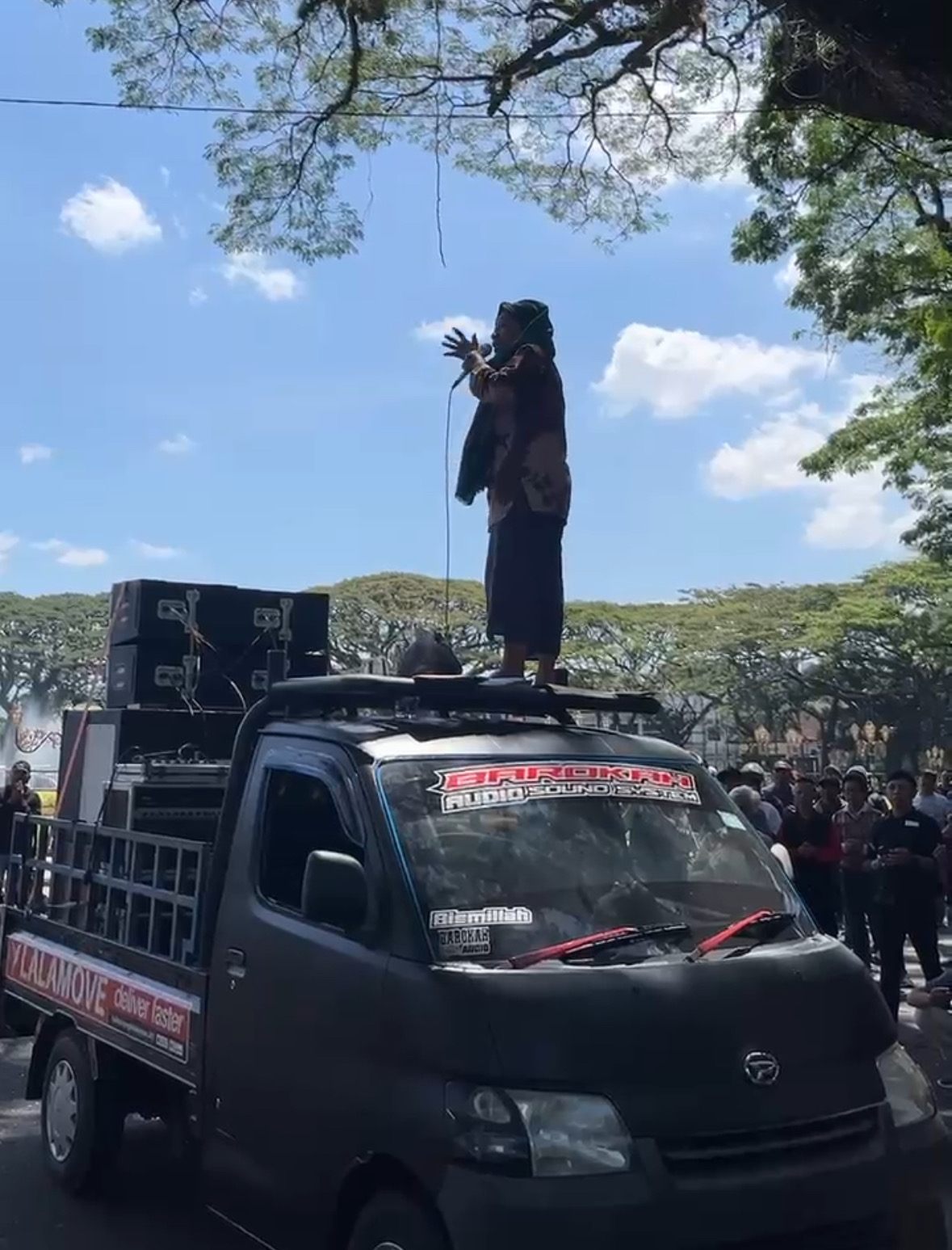 Demo di Kota Malang Desak Polisi Tangkap Roy Suryo Soal Fitnah Ijazah Palsu Jokowi - Malang Raya ...